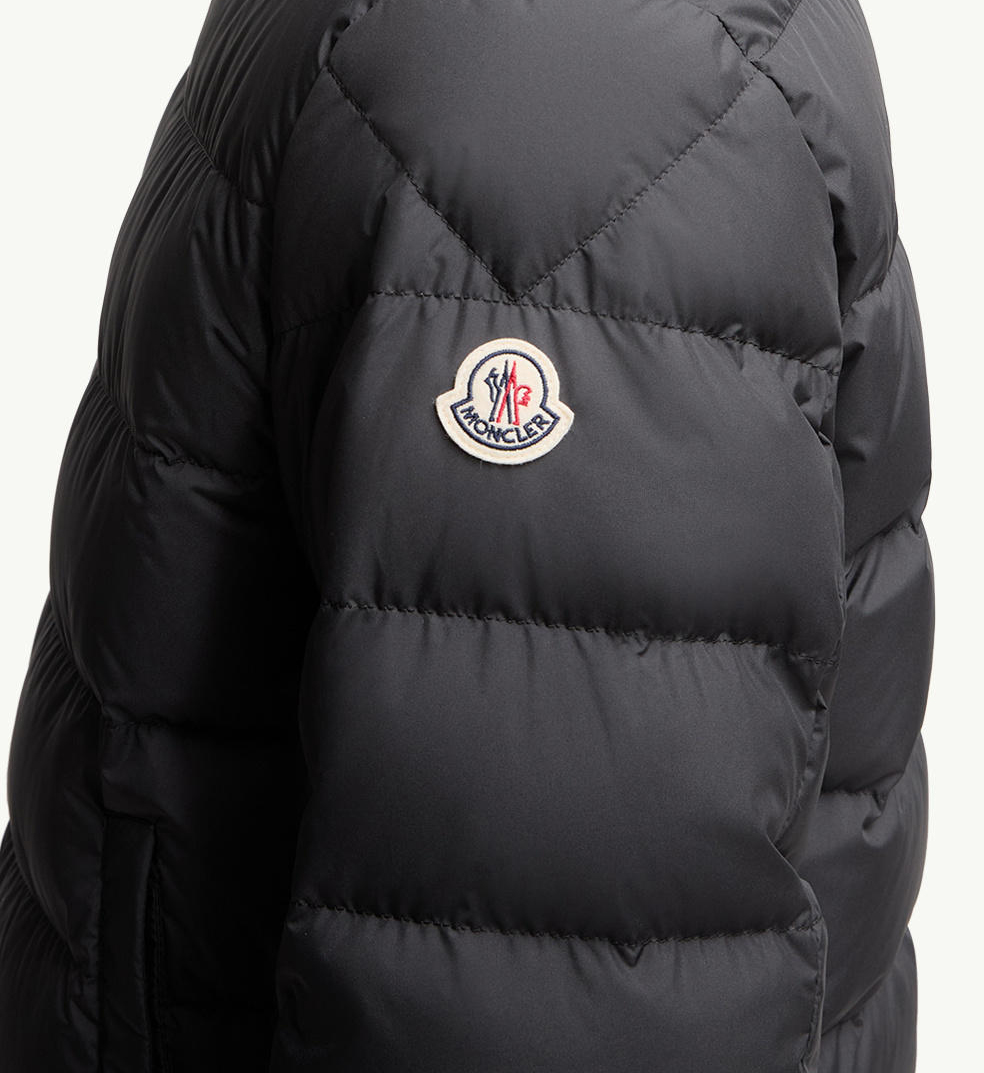 Moncler Jacka – Köp vinterjackor & dunjackor från Moncler | NK