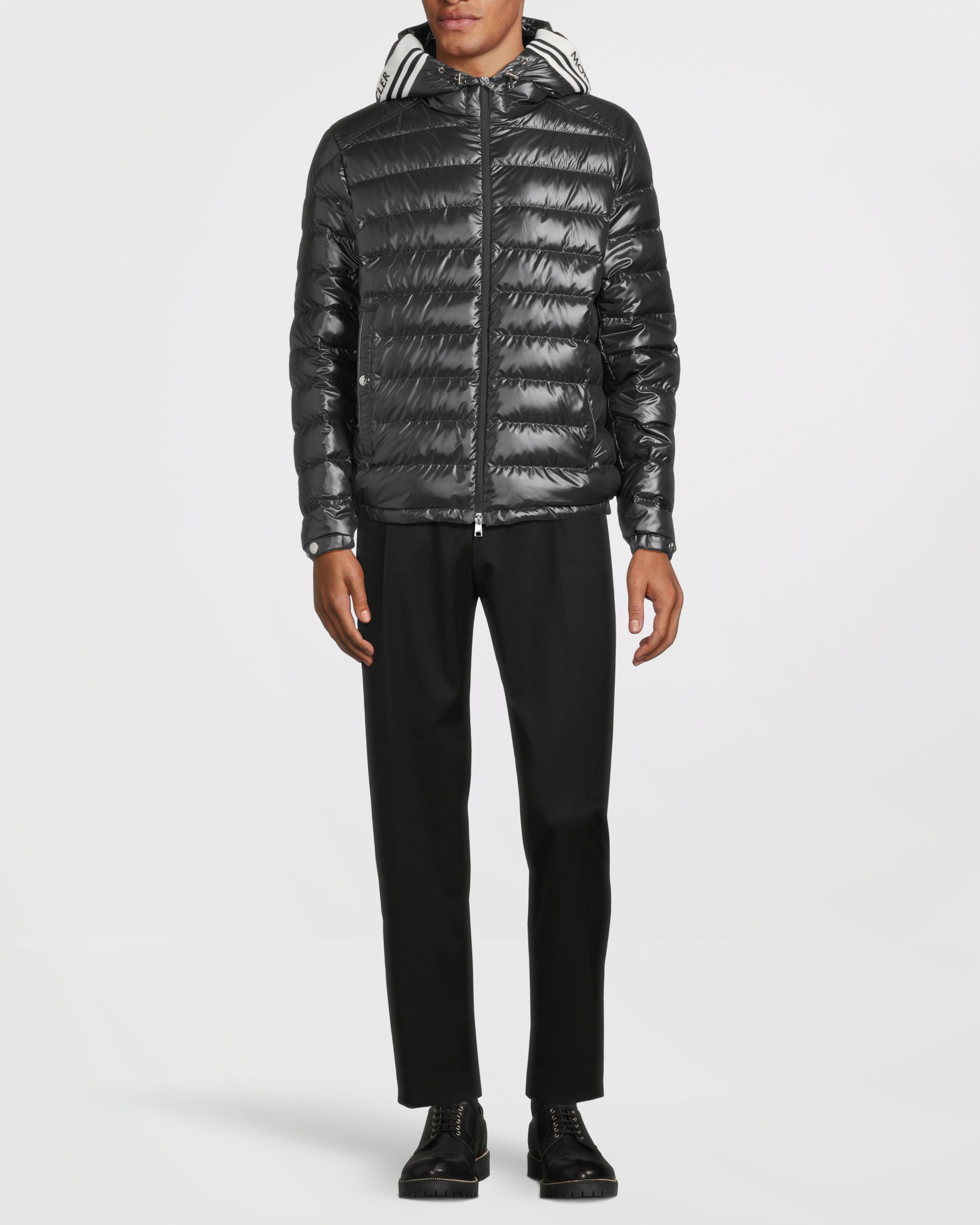 Moncler – Köp exklusiva kläder för herr från Moncler | NK